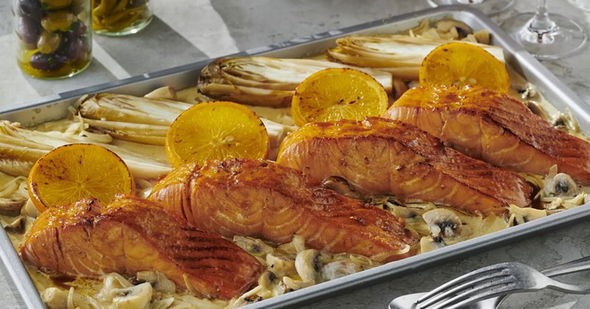 Apelsin-soja-marinerad laxfilé med krämig champinjonsås | Recept | Kikkoman