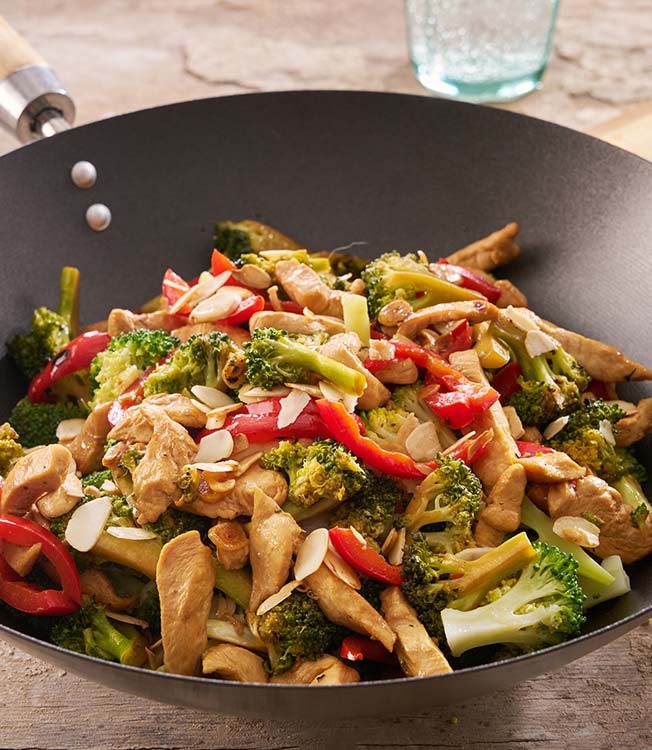 Kycklingwok med broccoli | Recept | Kikkoman